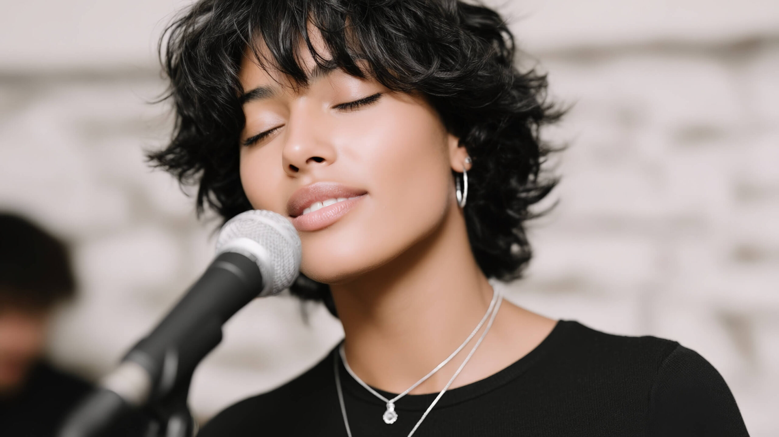 How to Sing With Confidence and Consistency at Your Next Show
